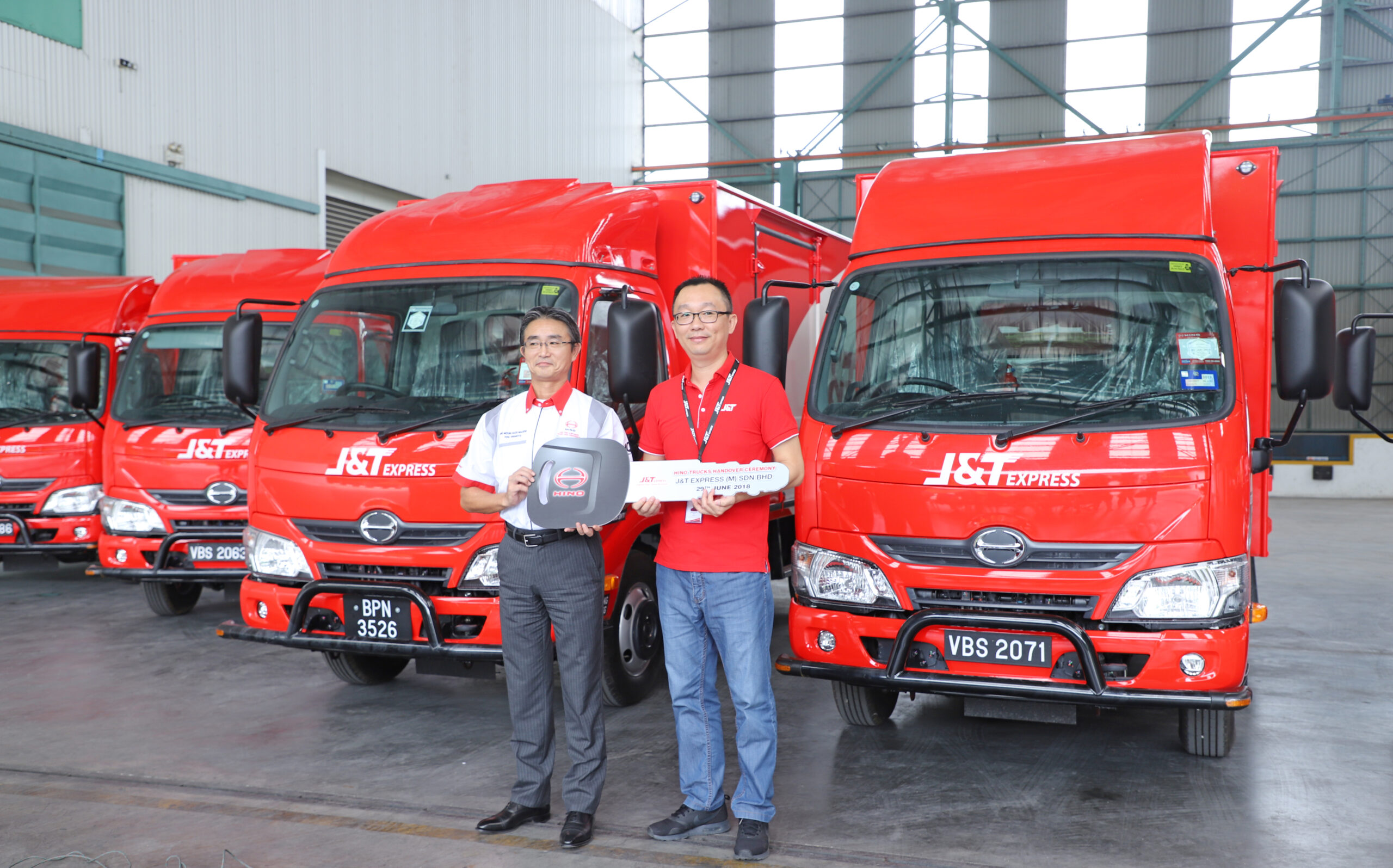 Hino Hands Over 70 Trucks to J&T Express | Truck & Bus News