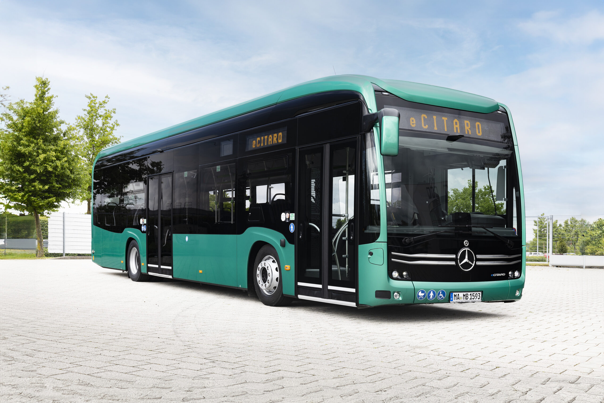 eCitaro with NMC4 Battery Makes Global Debut | Truck & Bus News